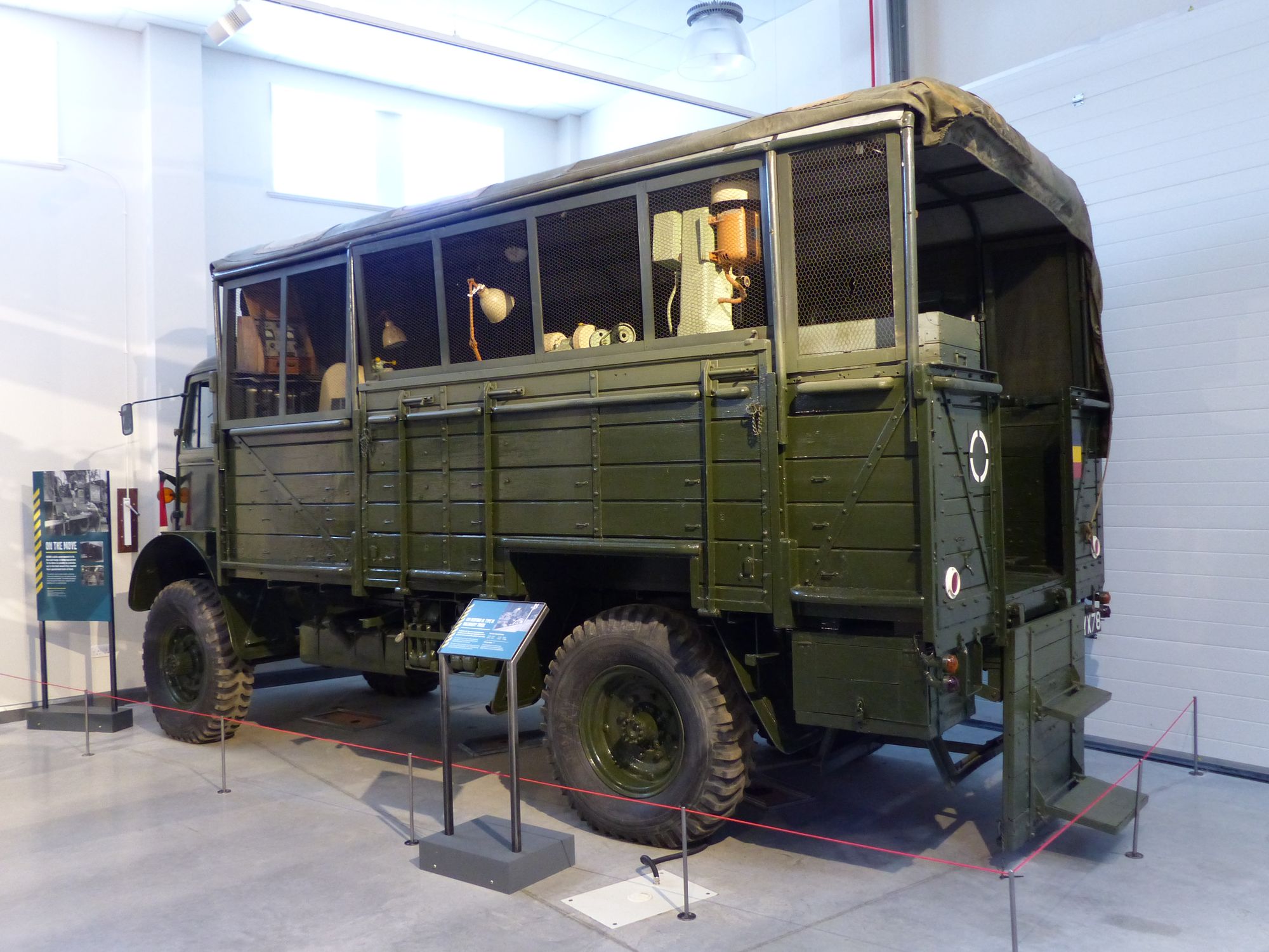 Bedford QL TYPE M Workshop Truck REME Museum :Maquetland.com:: Le monde de la maquette